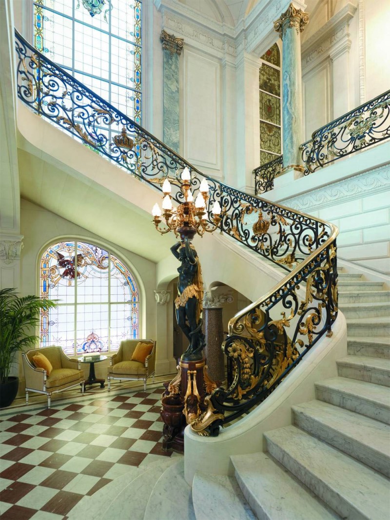 16 Outstanding Mansion Staircase Designs - Top Dreamer