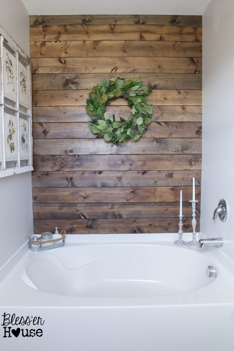 Rustic Plank Walls For A Warm Look Of The Bathroom - Top Dreamer
