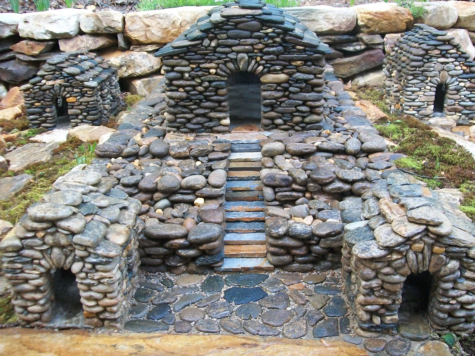 17 Miniature Stone Houses To Beautify your Garden - Top Dreamer