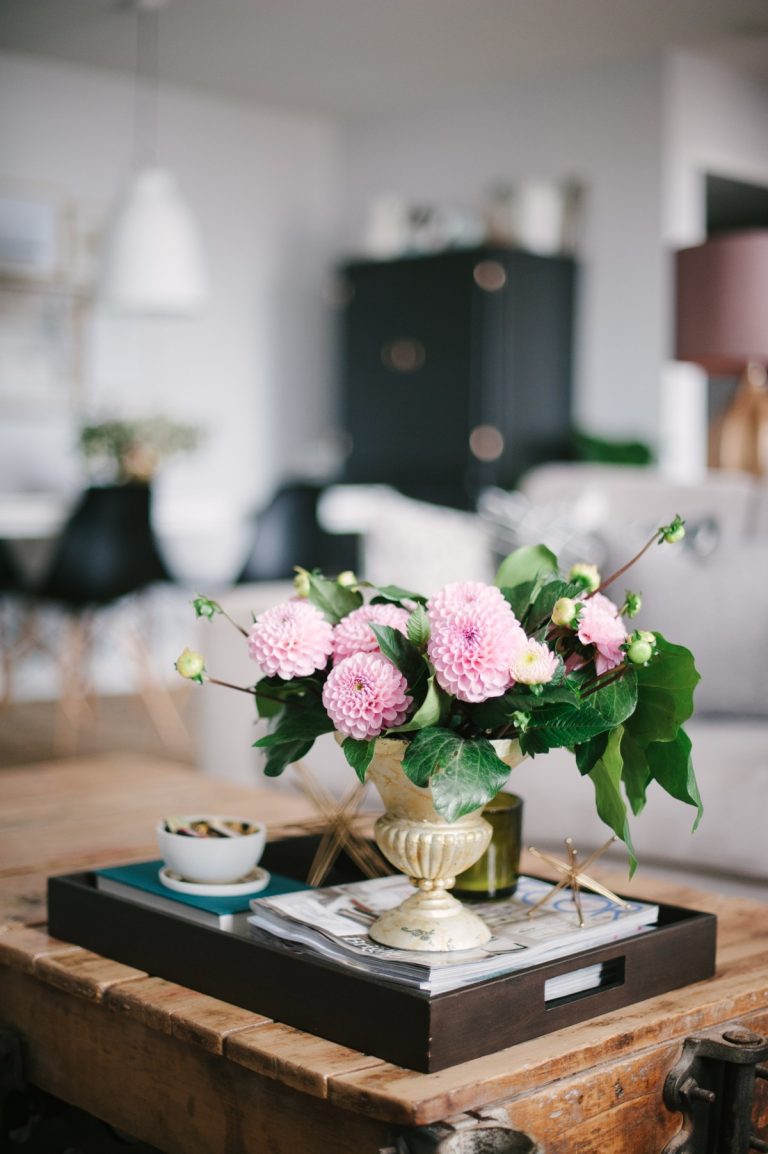 16 Magnificent Ways Of How To Style Your Coffee Table - Top Dreamer